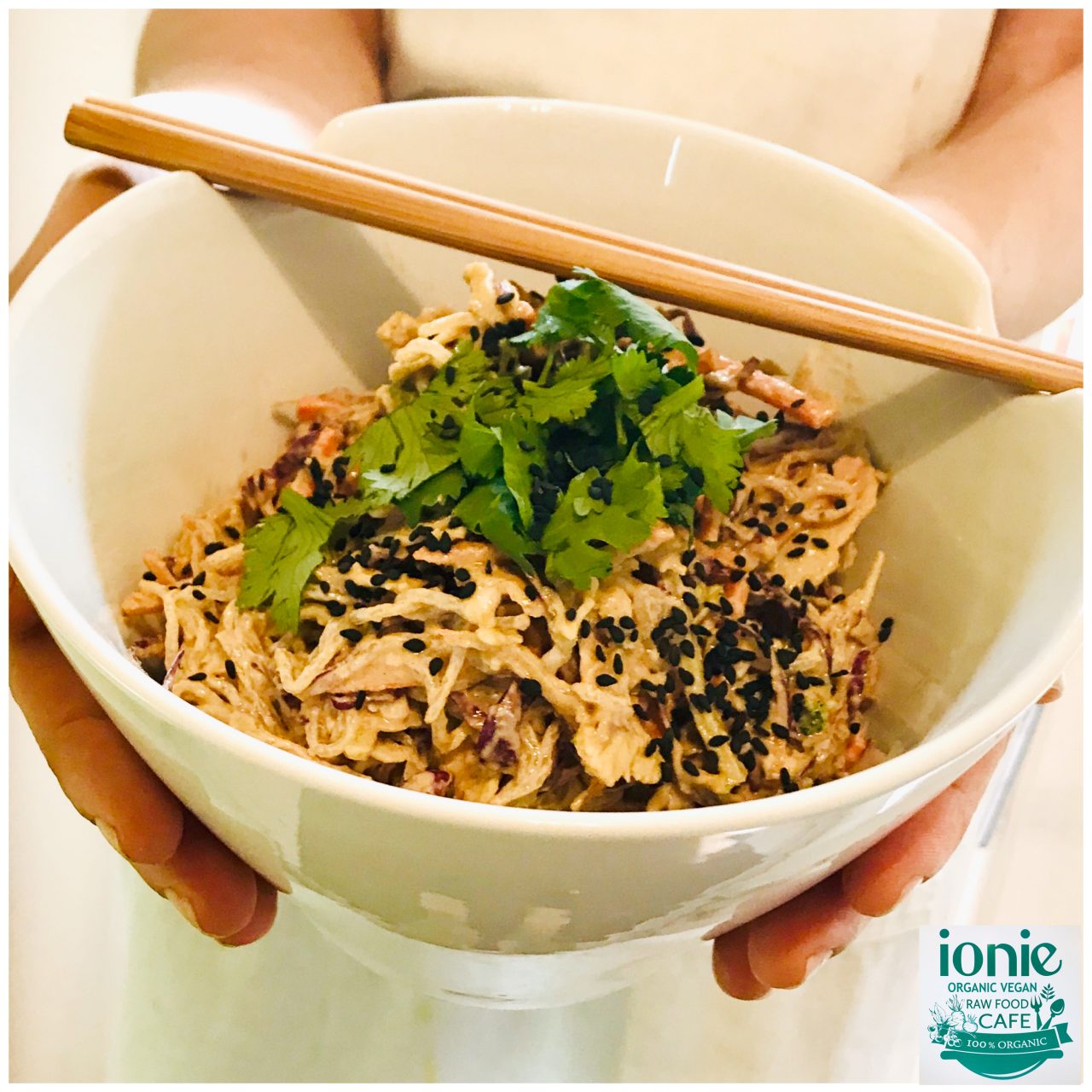 ionie | Living Food & Tonics